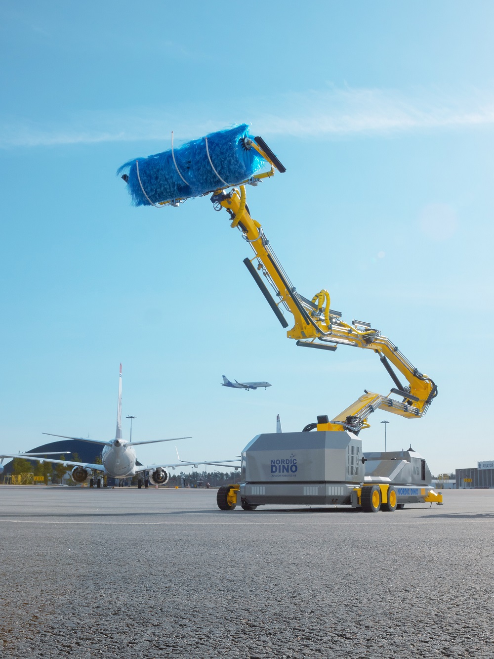 Safety First: How Robots Revolutionize Aircraft Cleaning | AviaSG
