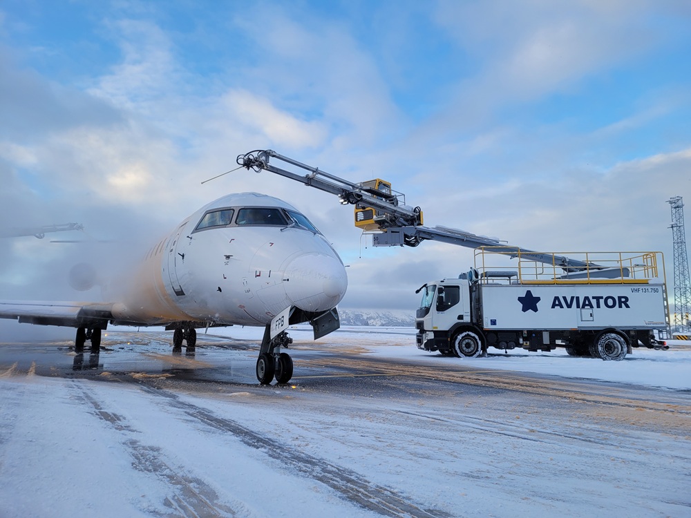 Ensuring Flight Safety Doesn’t Slip Through Comprehensive De-/Anti-Icing Training | AviaSG